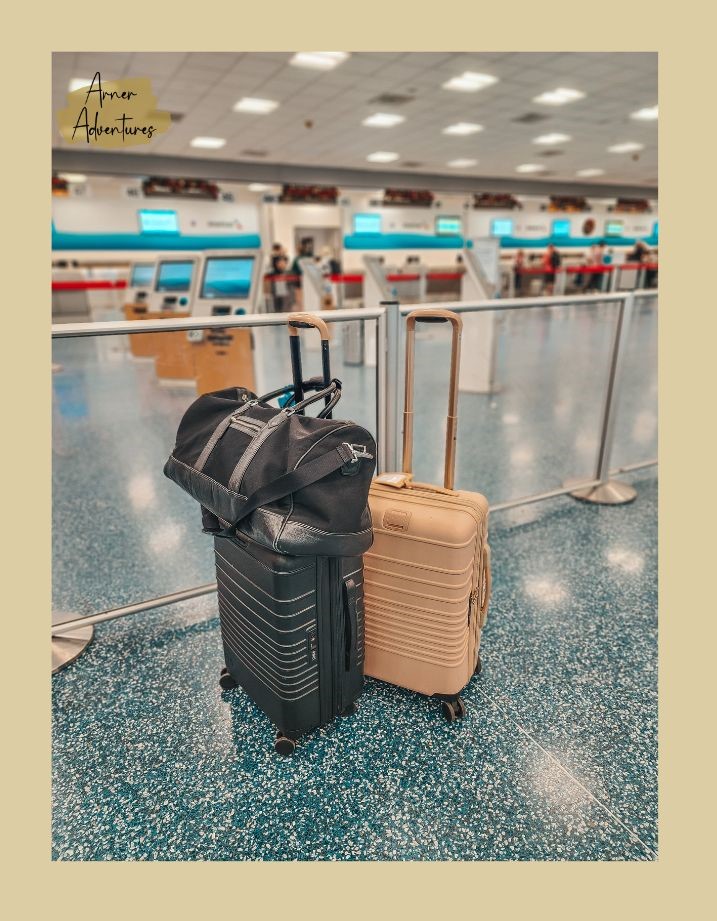 Best Minimalist Travel Bag- Our List for the Top Bags 2025